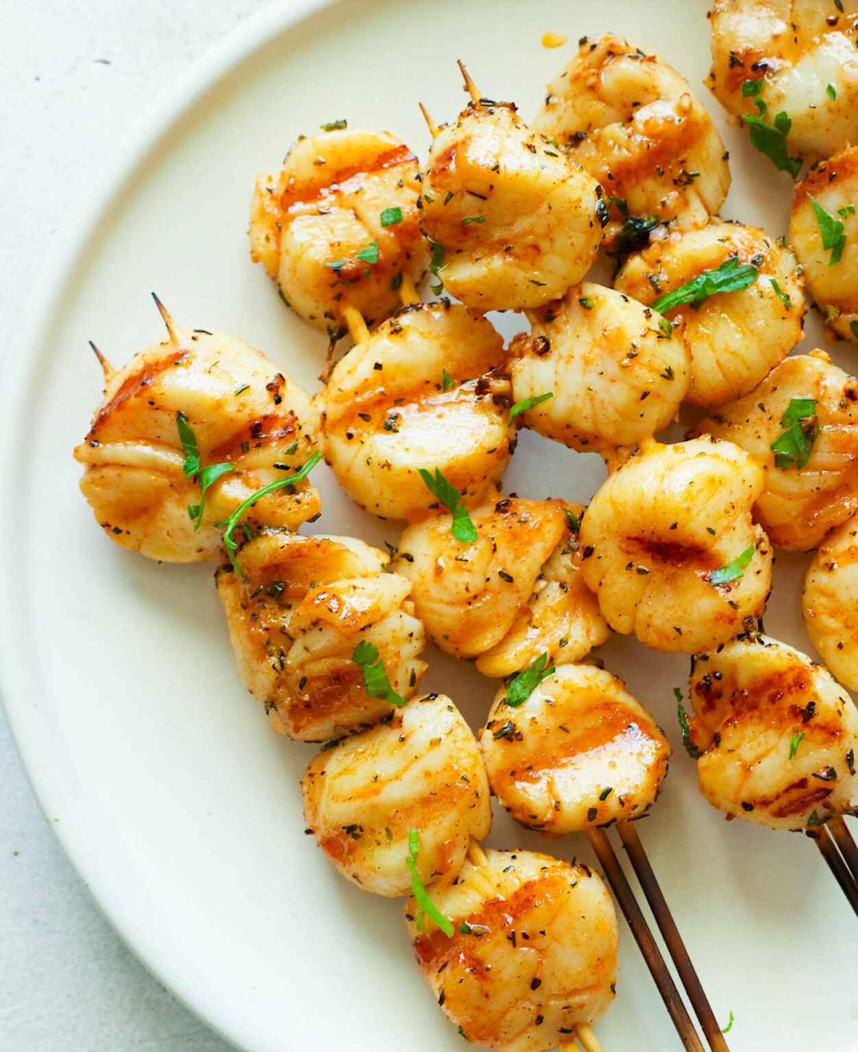 Decadent Grilled Scallops Recipe - feedthegrill.com