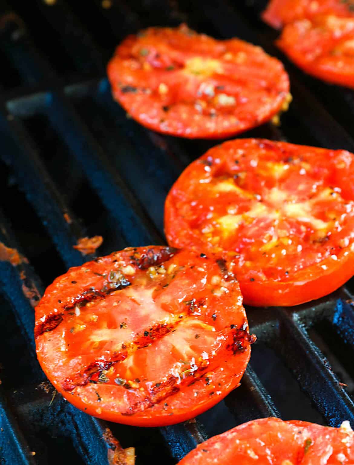 How to Make Grilled Tomatoes - feedthegrill.com